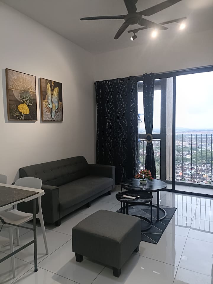 Sky Trees 2 Guests Living Room,balcony & Nflix Hbo - Johor Bahru