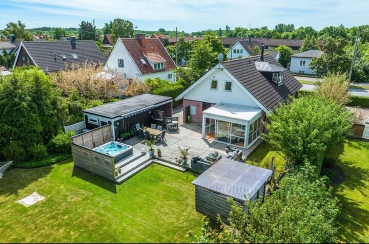 Stort Fint Hus 15 Minuter Från Hyllie. - Malmö