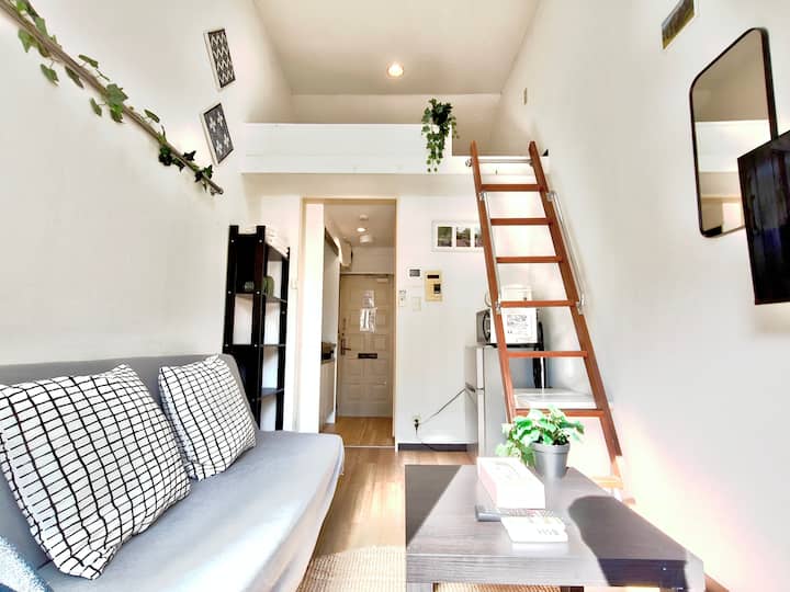 G&池袋ハニービー・jr池袋駅から徒歩10分・交通便利エリア・ロフト部屋ワンルーム・最大３名宿泊可能 - Ikebukuro