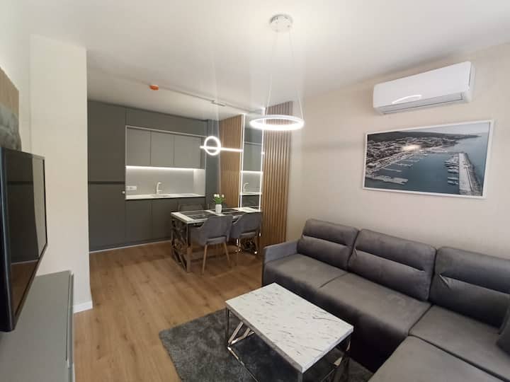 Harmony Suites 16 Vip Pool Access|king Bed| - Aheloy