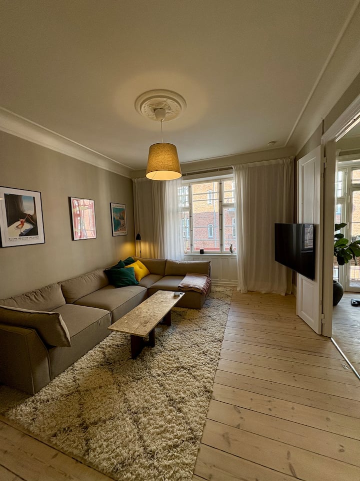Bright & Quiet Apartment At ØSterbro / 82sqm - Copenhagen