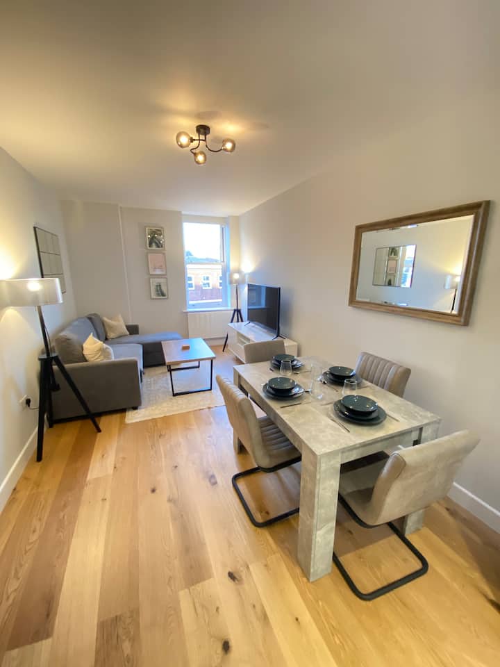 Modern City Centre Flat With Superking Bed! - Southampton