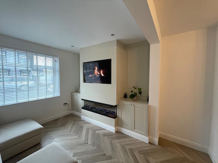 Stunning 3 Bedroom Home, By Stadium, Easy Check-in - Cardiff