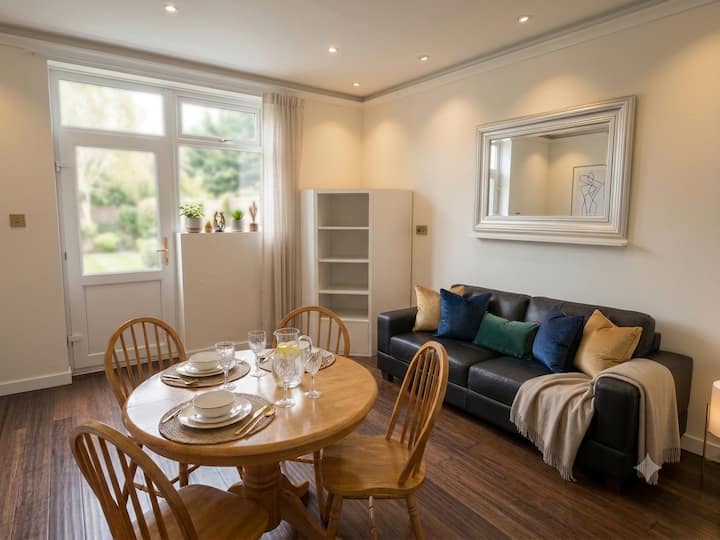 Lived-in 2 Bed Ground Floor Flat Opposite Marina - Seaford