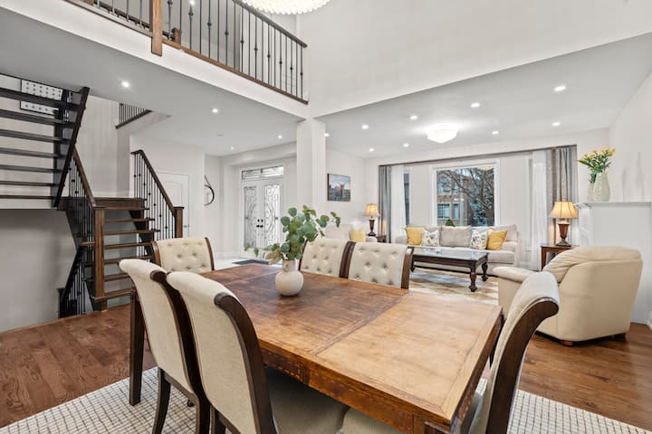 5 Bedroom Luxe Home W/ Patio Beside Square One! - Brampton