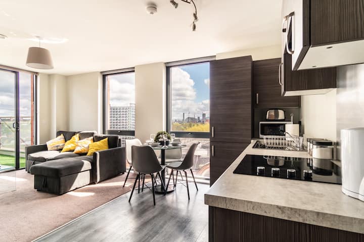 1 Bedroom Penthouse Apartment; Heart Of Manchester - Manchester