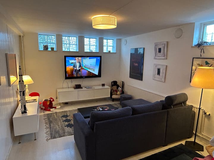 Lgh+p-plats Nära Stockholm - Täby