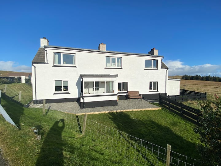 Heather Cottage, Leurbost, - Stornoway