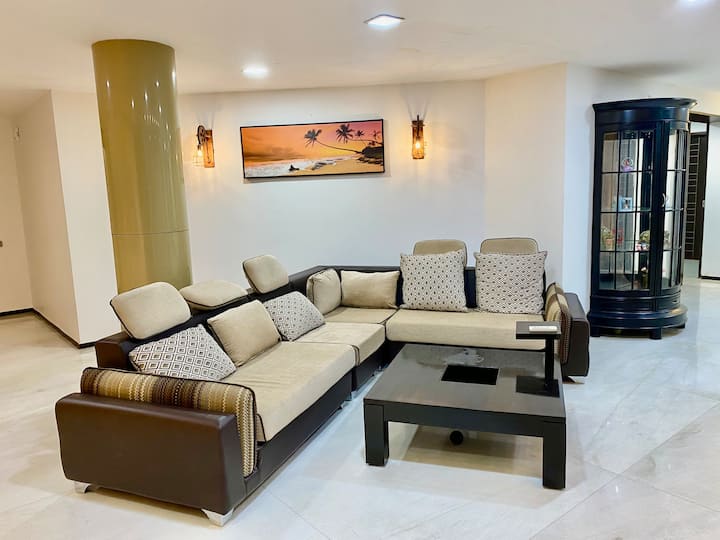 Natti's 4br -Cozy Casa |Jacuzzi By Homeyhuts - 
