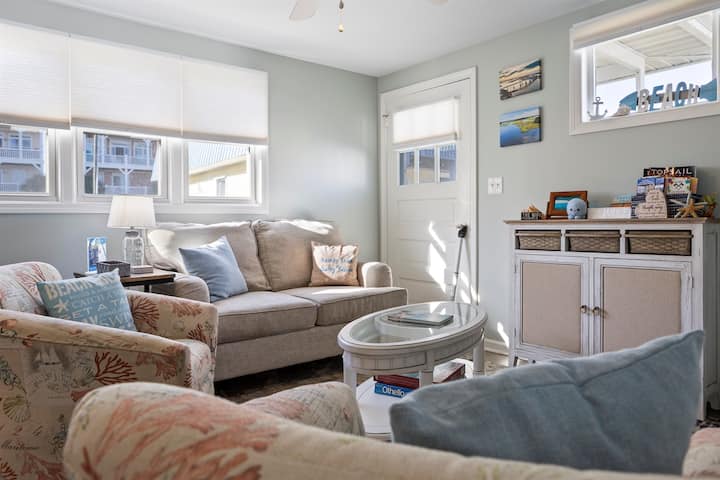 Beach Bungalow |Fenced Yard |Steps To Toes In Sand - Topsail Island, NC