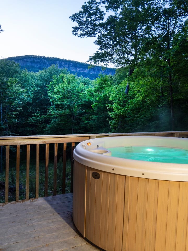 Mohonk Mtn Views, Hot Tub & Fire Pit (Wood Incl.) - Gardiner, NY