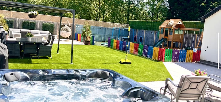 Troon Open
Golf 2024 Detached 
5 Bed 4 Bath House - Ardrossan