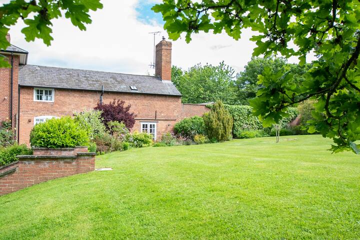 Nest At Winnall - Luxury Cottage, Rural Location - Bewdley