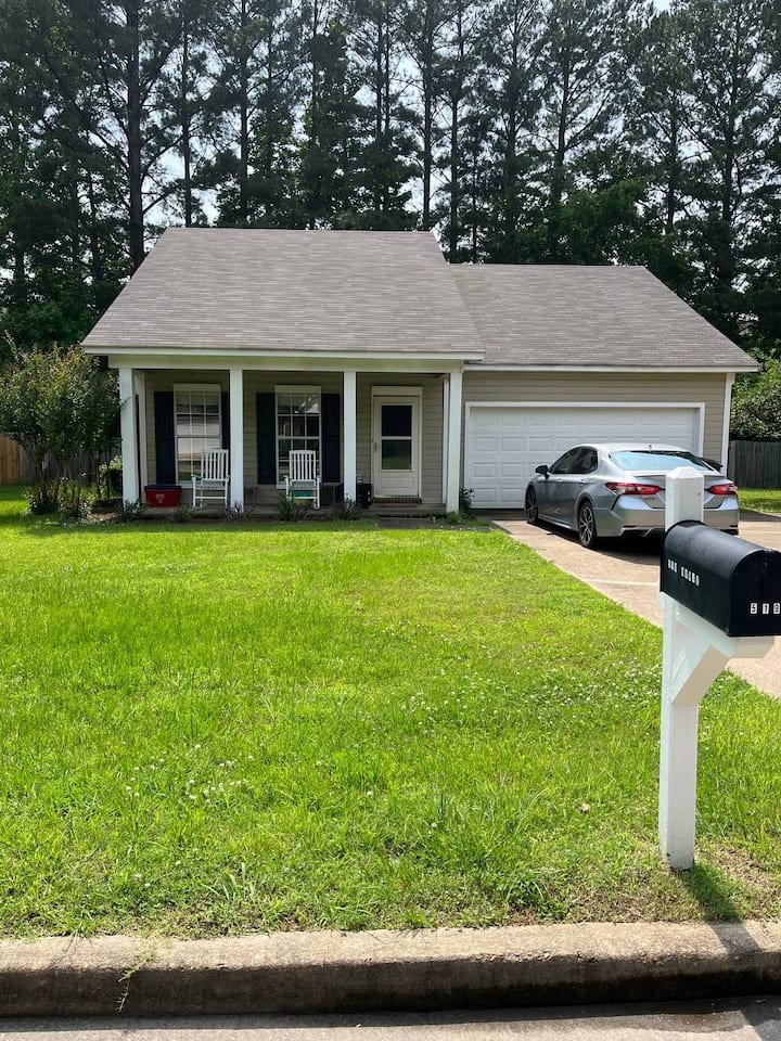 Family Friendly & 1.5mi To Campus - 3bed 3bath - Oxford, MS