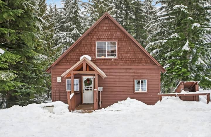 Cascade Cabin 4br | Hyak, Fire Place, Bbq, Dogs Ok - Snoqualmie Pass, WA
