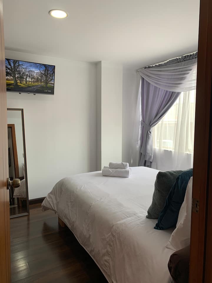 Edificio Torre De La Americas, Excelente Ubicación - Cuenca