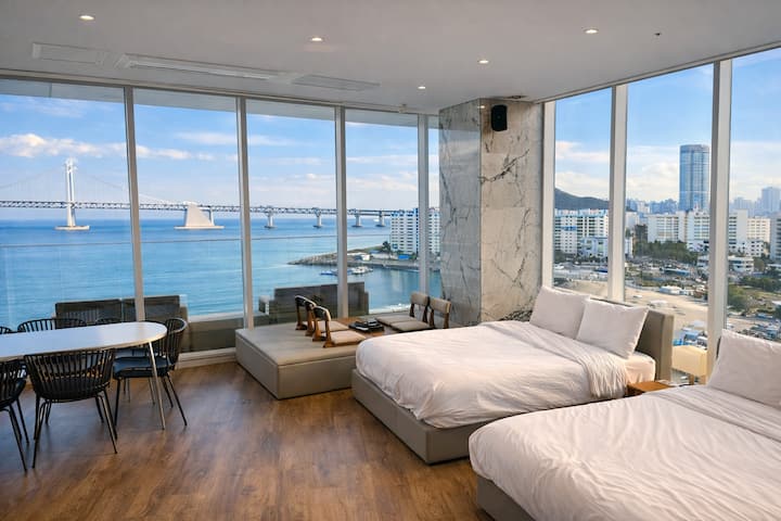 [애견동반 광안대교 40평 프라이빗룸] #자쿠지 #오션뷰 #테라스 #11층 - Busan