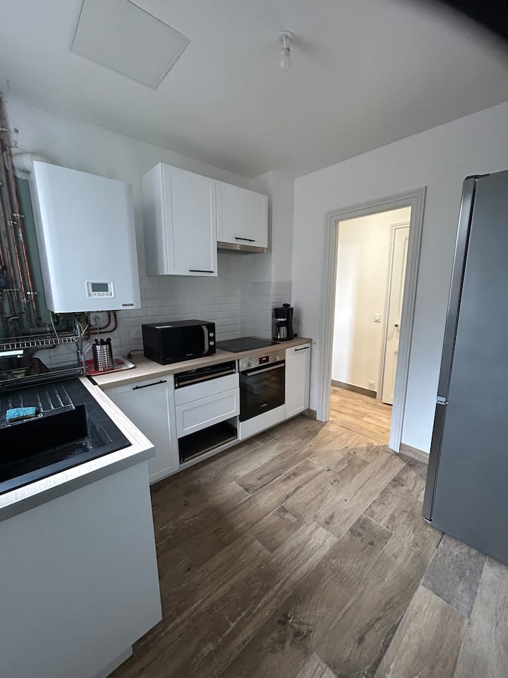 Nid Douillet Proche De Paris - Sarcelles