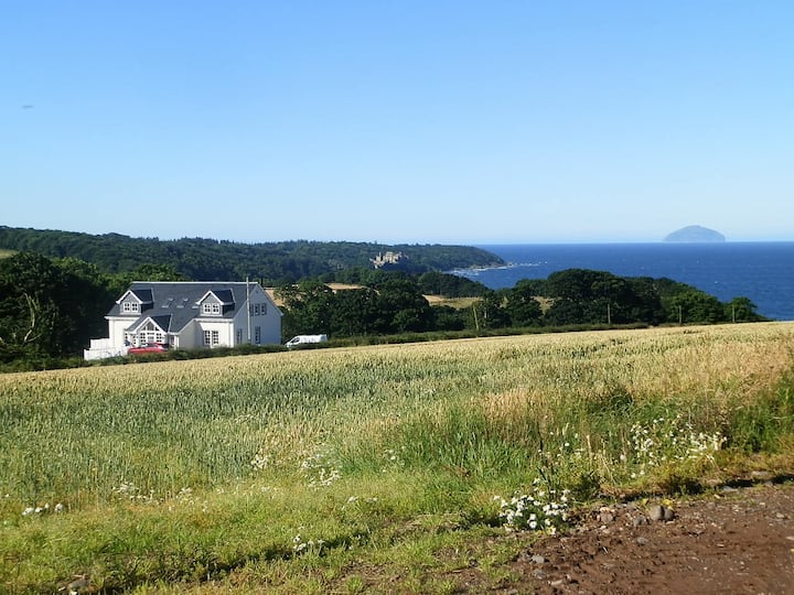 Luxury Coastal Cottage | Beach, Golf And Views - Girvan