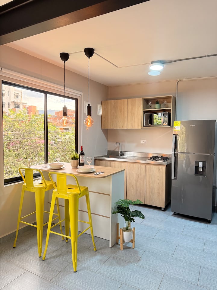 Nice And Comfortable Apt Near  Bolivariana - A/c - Medellín