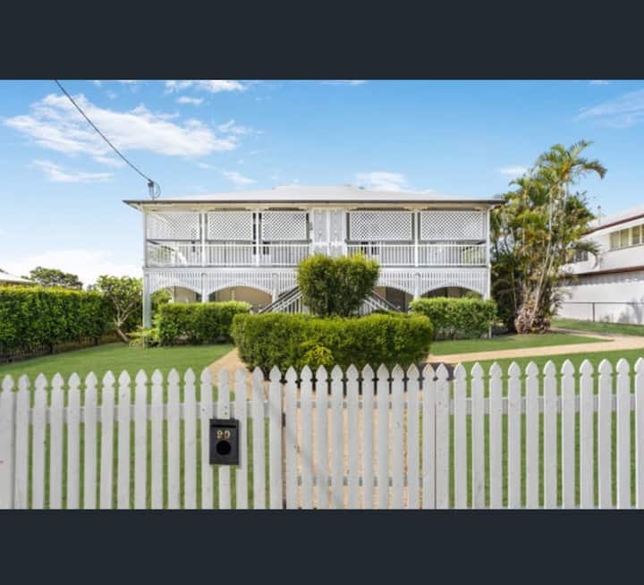 Self Contained Lower Level Accomodation. - Gracemere