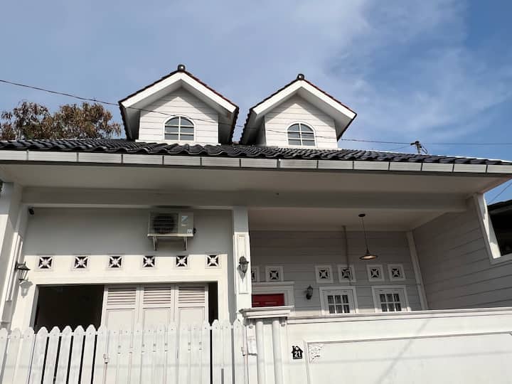 Ivon American House - Semarang