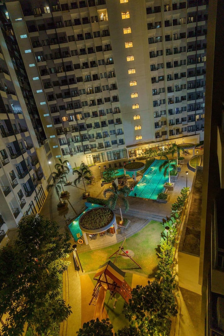 Condo In Parañaque
2bedroom Condo Just Across Mall - Muntinlupa