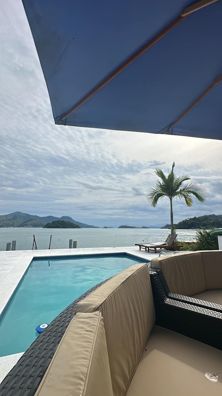 Linda Casa Beira-mar - Angra dos Reis