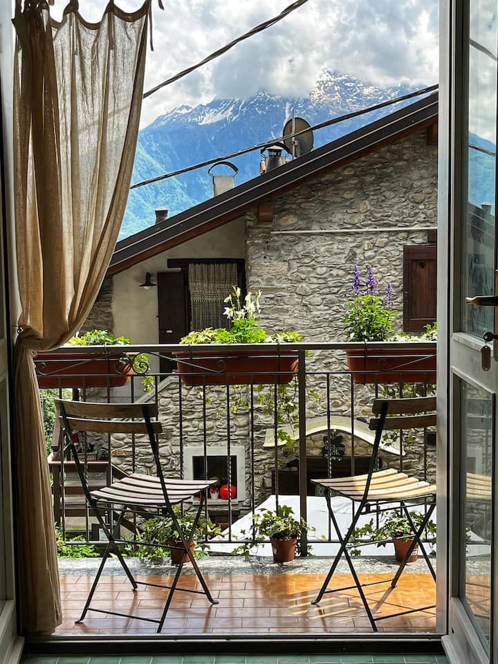 Casa Nel Borgo. Viaggio Nel Tempo Sul Lago Di Como - Comer See