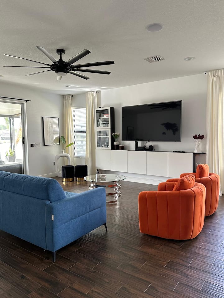 Modern Minimalist @Wesley Chapel Close To Lagoon - Wesley Chapel, FL