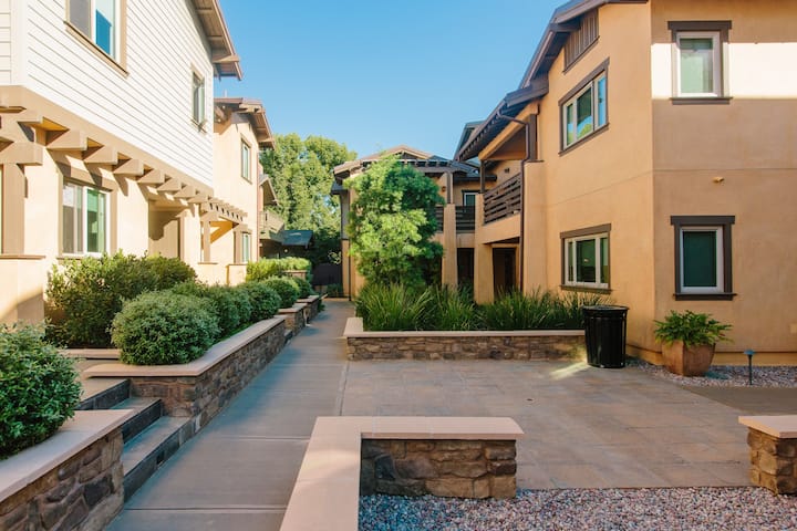 5starsclean/comfortable/pet/2b2b - Pasadena, CA
