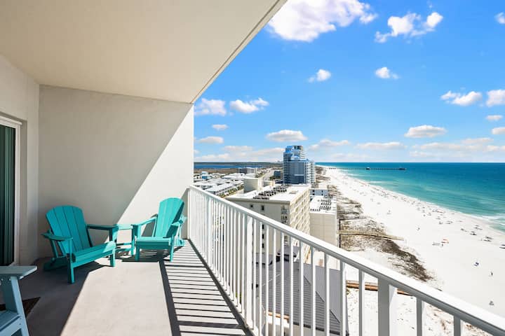 Beachfront Condo! Pool! Splash Pad! Hot Tub! - Gulf Shores, AL