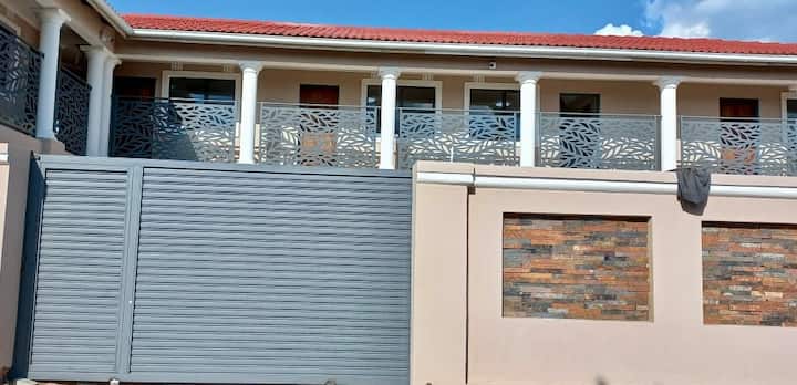 Godide Guesthouse - Katlehong