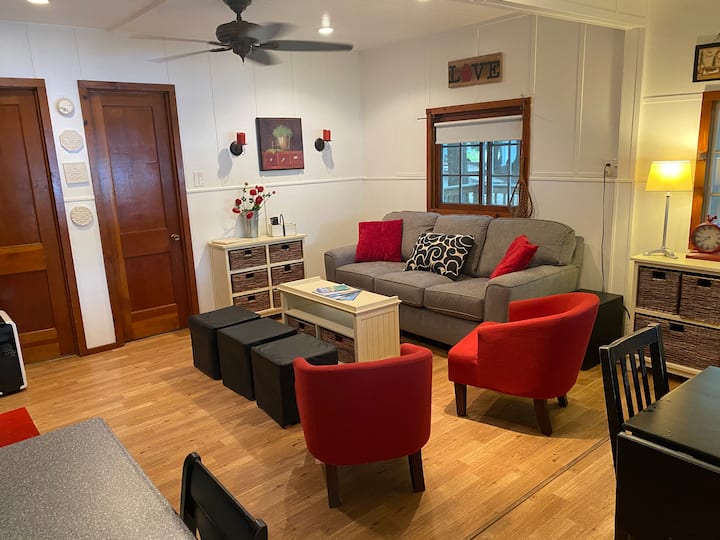 Cozy Cabin On Bass Lake! Michigan Cabin - Interlochen, MI