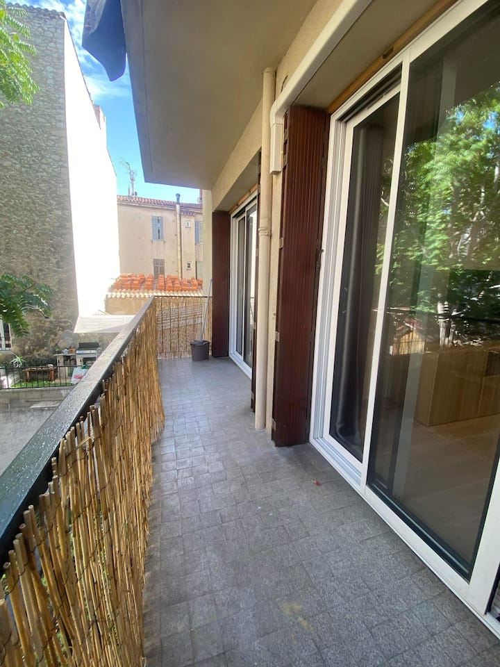 Appartement Sur Cour Intérieure - Marseille