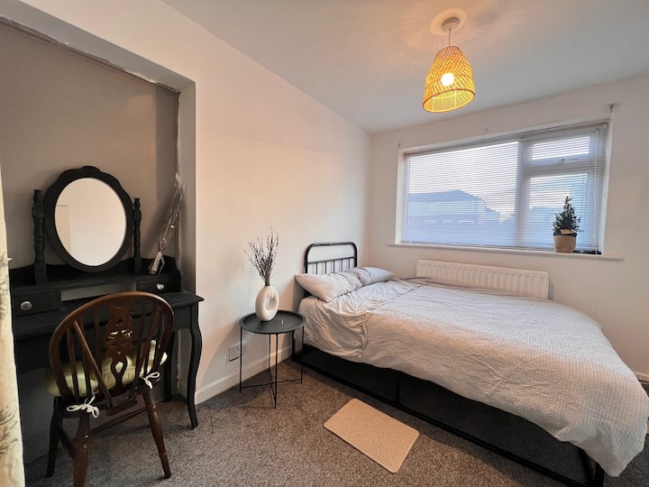 Charming Room With 3bed Room In Prime Location - Durham