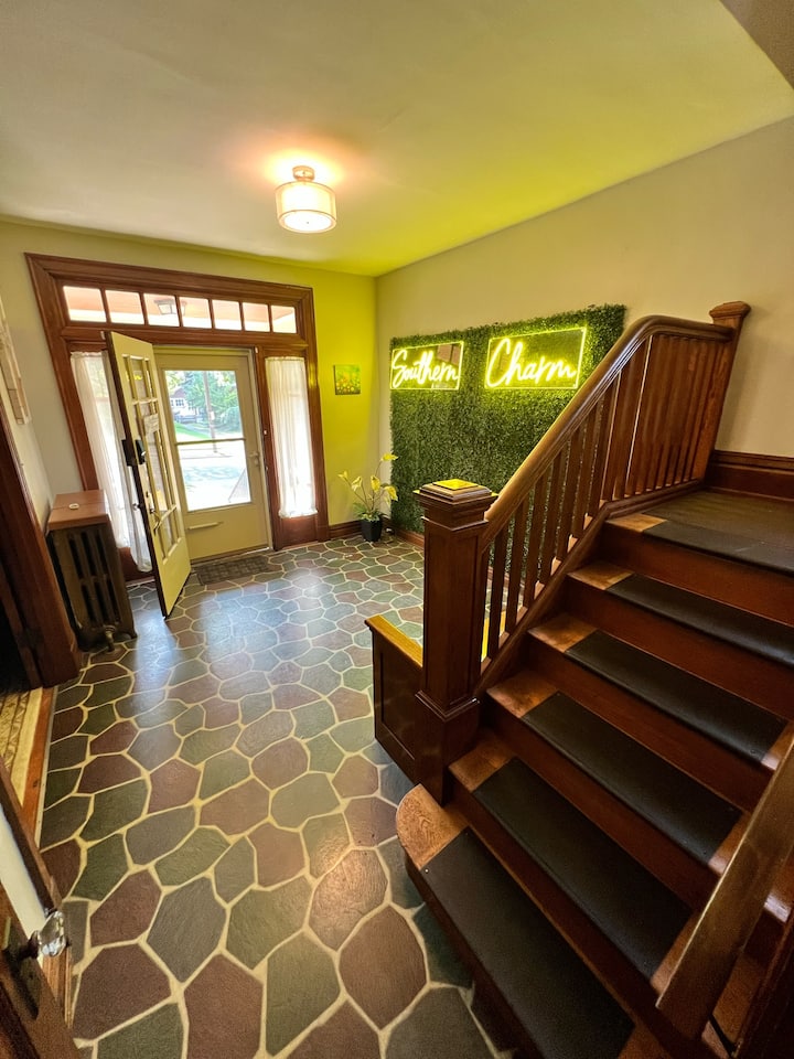 Southern Charm Private Full Bedroom Suite 3 - Cincinnati, OH