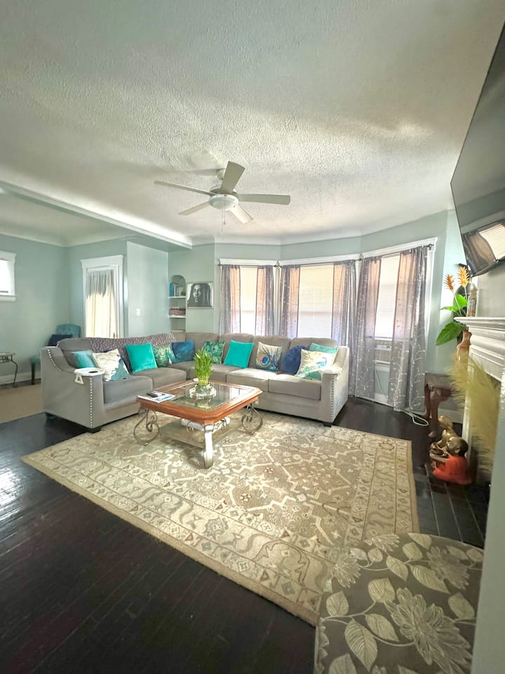 Cozy Home By University Circle Va,cc,& Museum - Cleveland, OH