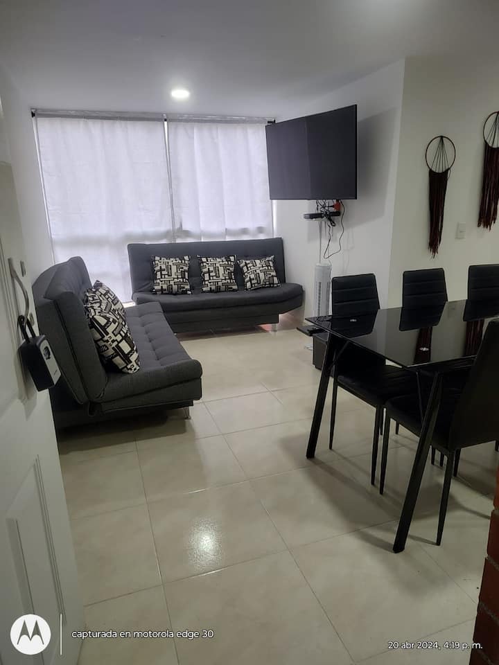 Piso 13, 3 Habitaciones, 2 Baños, Piscina - Sabaneta