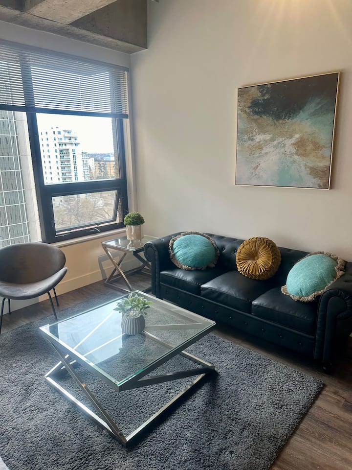 King Bed, Modern Suites, 2mins From Rogers - Edmonton