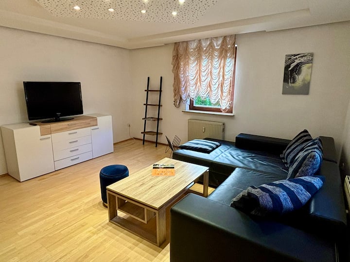 Wohnung Neben Schloß Blutenburg Mit Eigenem Garten - Munique