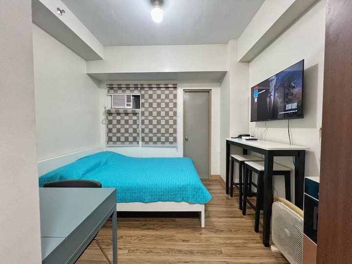 Taft Studio Unit W/ Balcony - Manila
