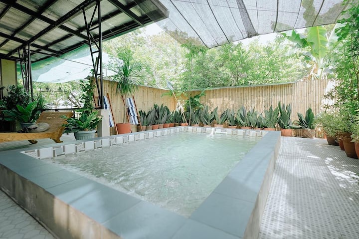 Lakeside Villa- Bedroom 2 - Guagua