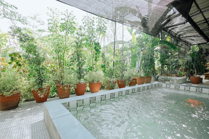 Lakeside Villa- Bedroom 1 - Guagua