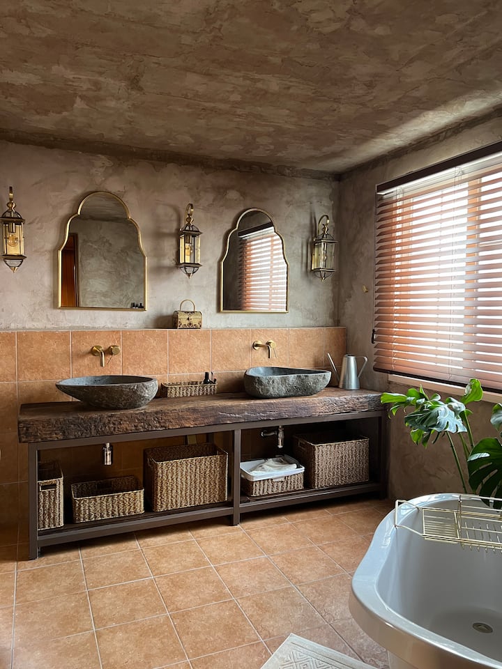 공리별장_
빈티지한감성의 빨간 벽돌 주택/무료주차
방2,욕실2
광안역5분/광안리해변7분 - Busan