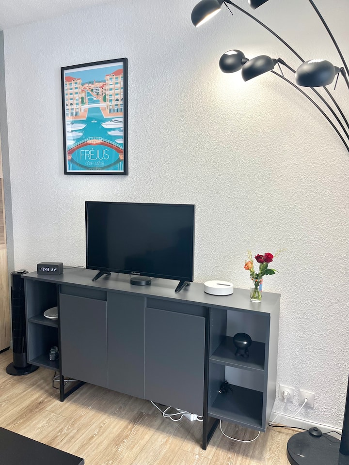 Apt F2 Fréjus Au Lagon Bleu - ibis budget Fréjus Capitou A8