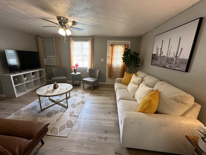 Historic 1br Apt Near Vsu, Sgmc & Moody Afb - Valdosta, GA