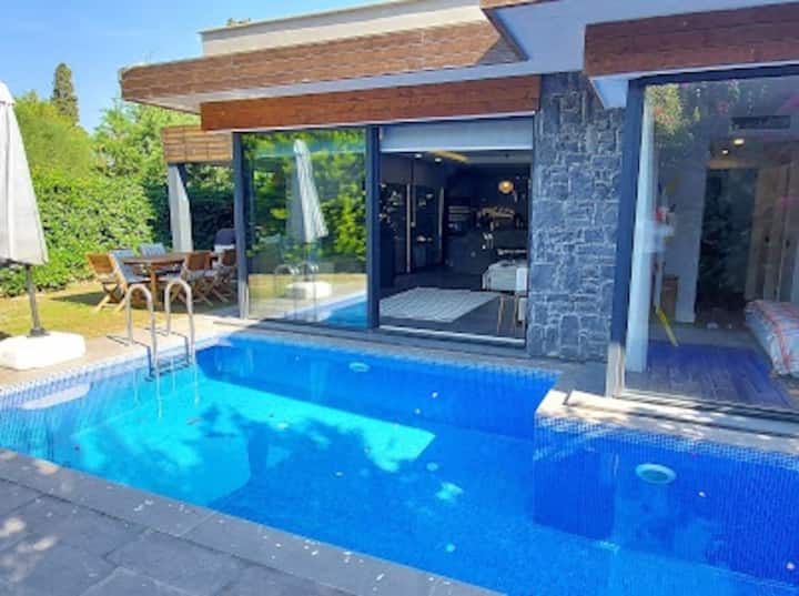 ÖZel Havuz-modern Mimari - Gümbet