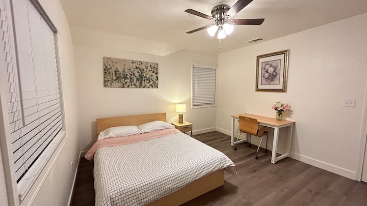 C6- Nice Private Bedroom - Fresno, CA