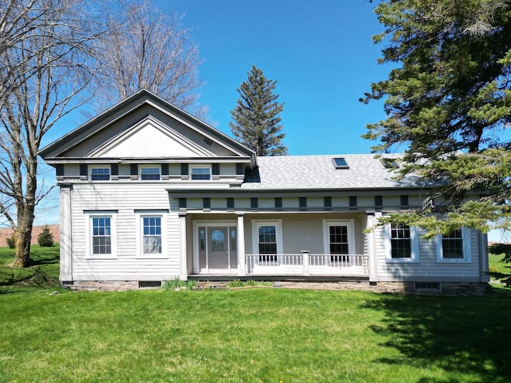 Catskills Farmhouse Retreat - Hobart